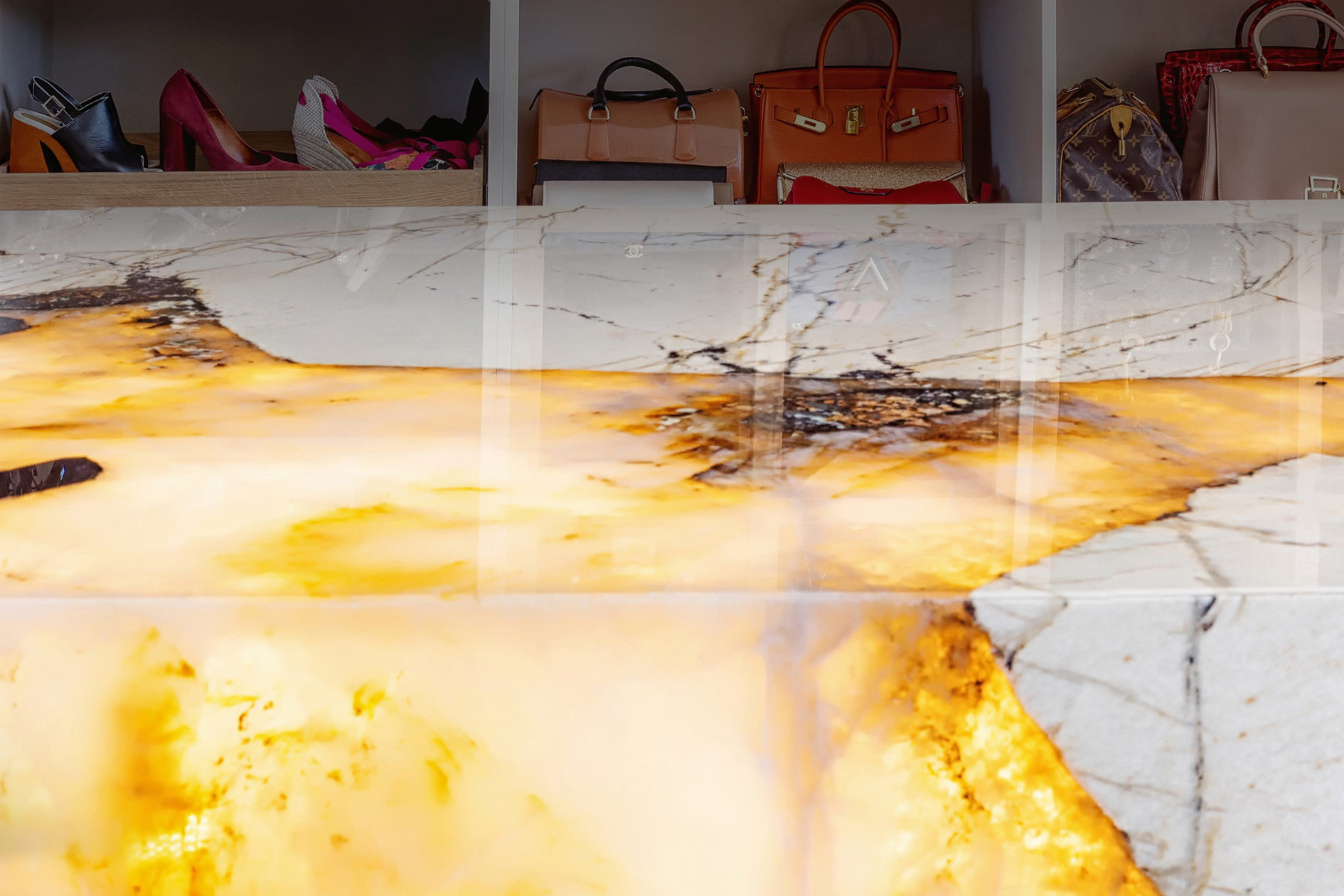 Translucent dressing table, Patagonia - LIXOS